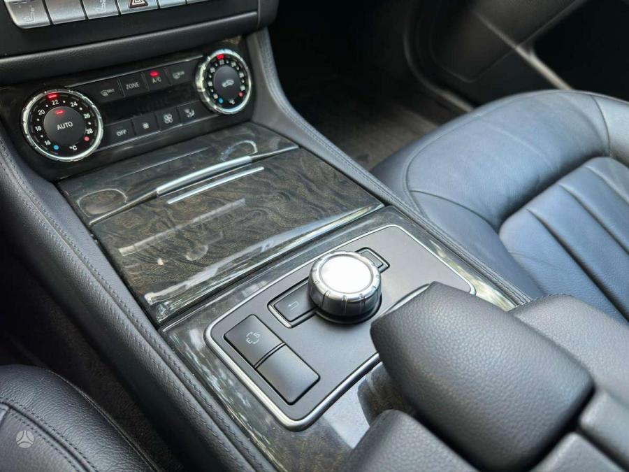 Black Mercedes-Benz CLS 250 2014 in Vilnius, with an engine capacity of 2.14 L and mileage of 320 thousand km for 10900 €, photo 23 on AUTOMOTO.COM.LV