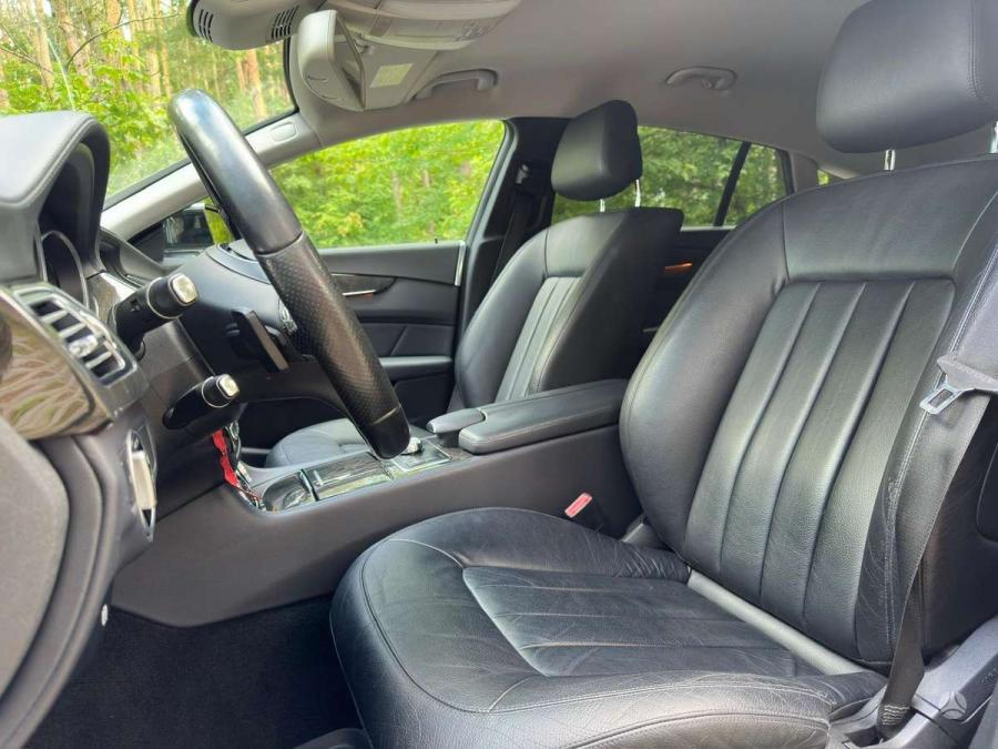 Black Mercedes-Benz CLS 250 2014 in Vilnius, with an engine capacity of 2.14 L and mileage of 320 thousand km for 10900 €, photo 24 on AUTOMOTO.COM.LV