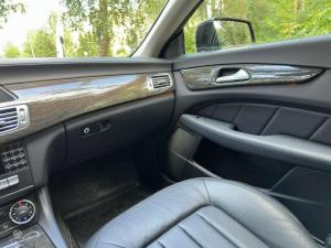 Black Mercedes-Benz CLS 250 2014 in Vilnius, with an engine capacity of 2.14 L and mileage of 320 thousand km for 10900 €, photo 28 on AUTOMOTO.COM.LV