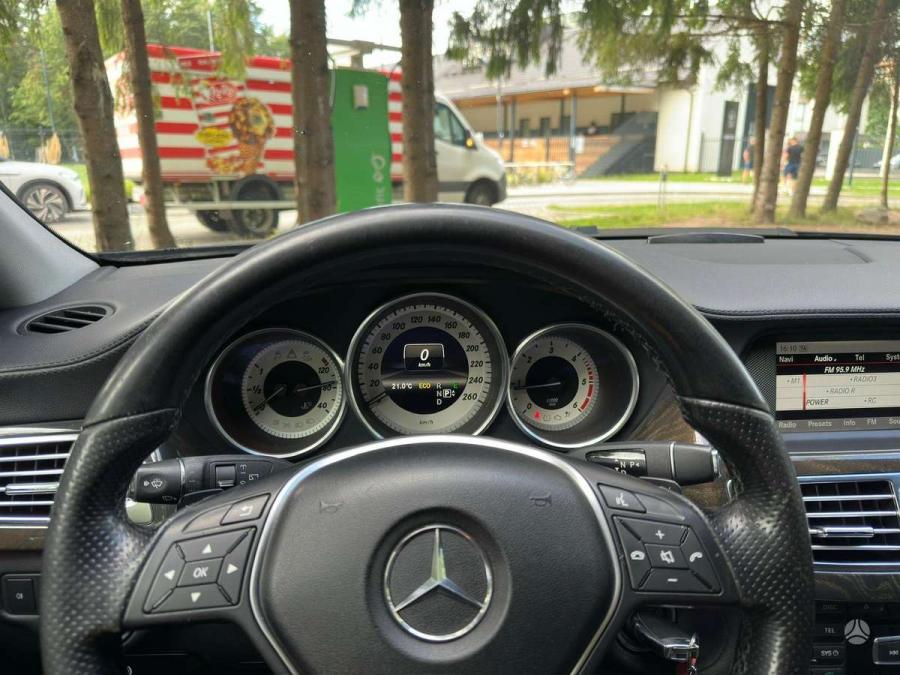Black Mercedes-Benz CLS 250 2014 in Vilnius, with an engine capacity of 2.14 L and mileage of 320 thousand km for 10900 €, photo 33 on AUTOMOTO.COM.LV