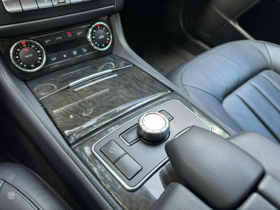Black Mercedes-Benz CLS 250 2014 in Vilnius, with an engine capacity of 2.14 L and mileage of 320 thousand km for 10900 €, photo 23 on AUTOMOTO.COM.LV