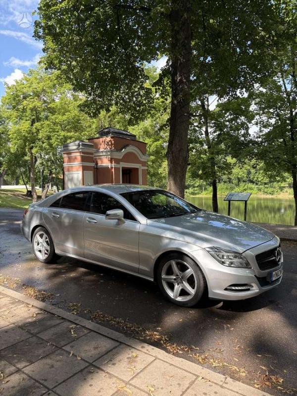 Grey Mercedes-Benz CLS 250 2011 in Kedainiai, with an engine capacity of 2.14 L and mileage of 305 thousand km for 9600 €, photo 2 on AUTOMOTO.COM.LV