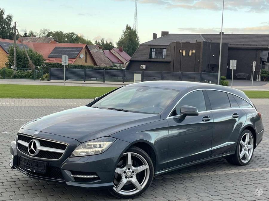 Grey Mercedes-Benz CLS 250 2012 in Raseiniai, with an engine capacity of 2.18 L and mileage of 220 thousand km for 11750 €, photo 1 on AUTOMOTO.COM.LV