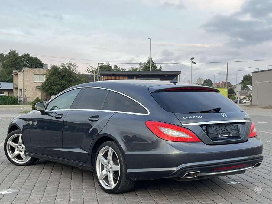 Grey Mercedes-Benz CLS 250 2012 in Raseiniai, with an engine capacity of 2.18 L and mileage of 220 thousand km for 11750 €, photo 9 on AUTOMOTO.COM.LV