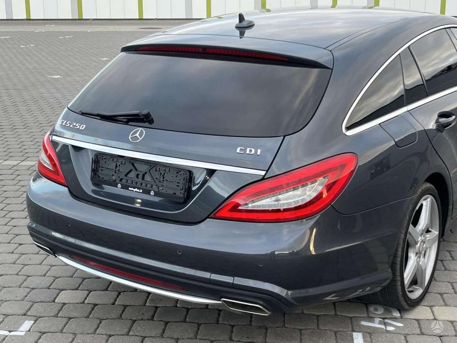 Grey Mercedes-Benz CLS 250 2012 in Raseiniai, with an engine capacity of 2.18 L and mileage of 220 thousand km for 11750 €, photo 10 on AUTOMOTO.COM.LV