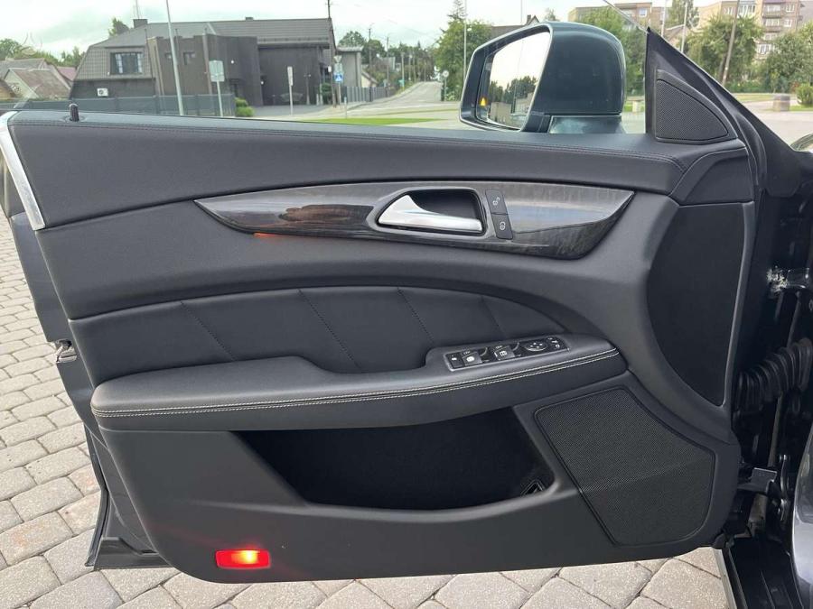 Grey Mercedes-Benz CLS 250 2012 in Raseiniai, with an engine capacity of 2.18 L and mileage of 220 thousand km for 11750 €, photo 19 on AUTOMOTO.COM.LV