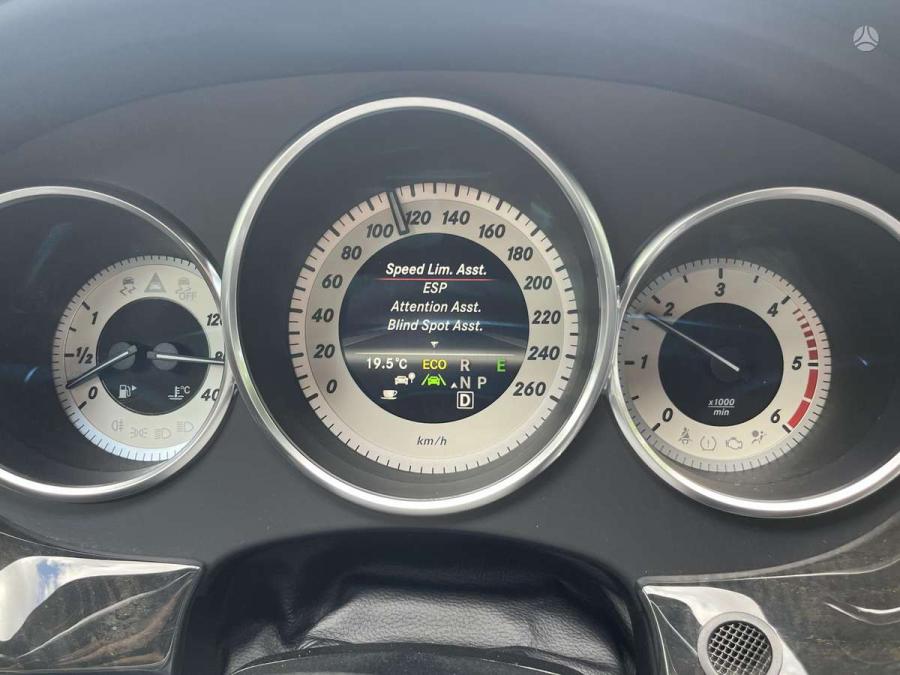 Grey Mercedes-Benz CLS 250 2012 in Raseiniai, with an engine capacity of 2.18 L and mileage of 220 thousand km for 11750 €, photo 38 on AUTOMOTO.COM.LV