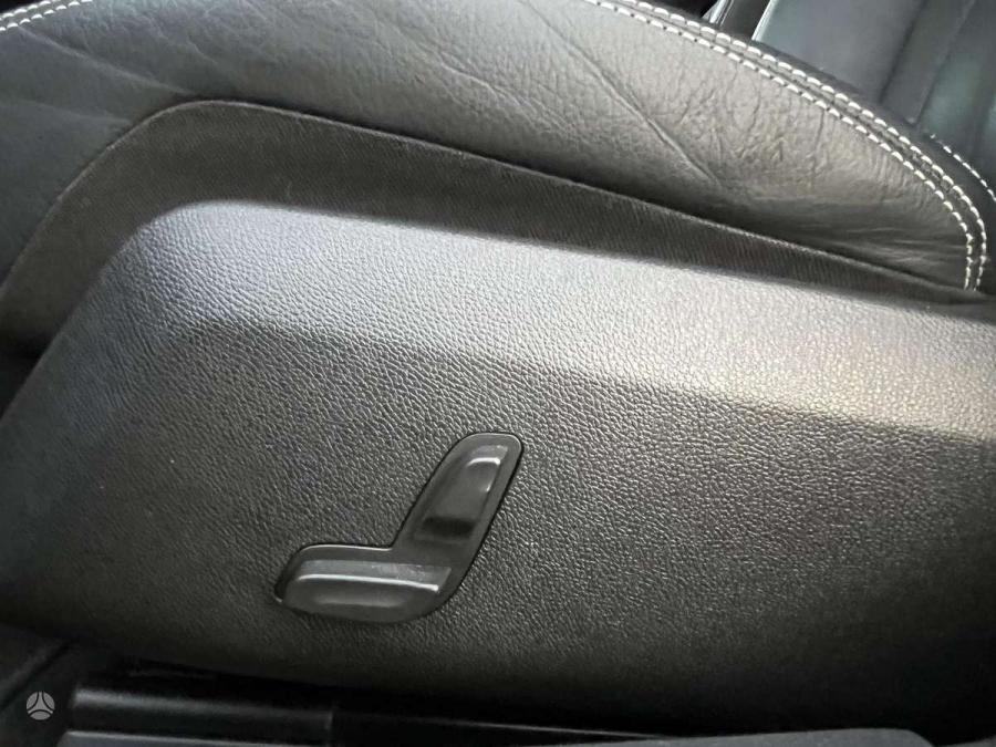 Grey Mercedes-Benz CLS 250 2012 in Raseiniai, with an engine capacity of 2.18 L and mileage of 220 thousand km for 11750 €, photo 43 on AUTOMOTO.COM.LV