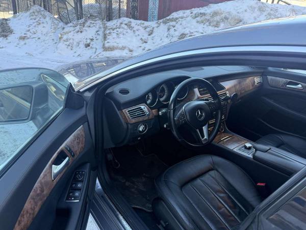 Pelēks Mercedes-Benz CLS 250 2013 Viļņa, ar dzinēja tilpumu 0.00 L un nobraukumu 199 tūkst. km par 15000 €, foto 4 vietnē AUTOMOTO.COM.LV