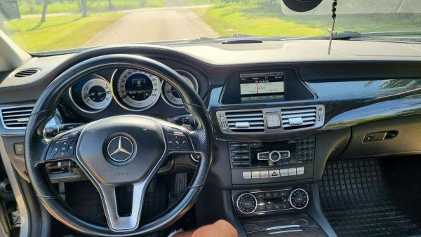 Pelēks Mercedes-Benz CLS 250 2013 Panevēža, ar dzinēja tilpumu 2.10 L un nobraukumu 366 tūkst. km par 10300 €, foto 3 vietnē AUTOMOTO.COM.LV