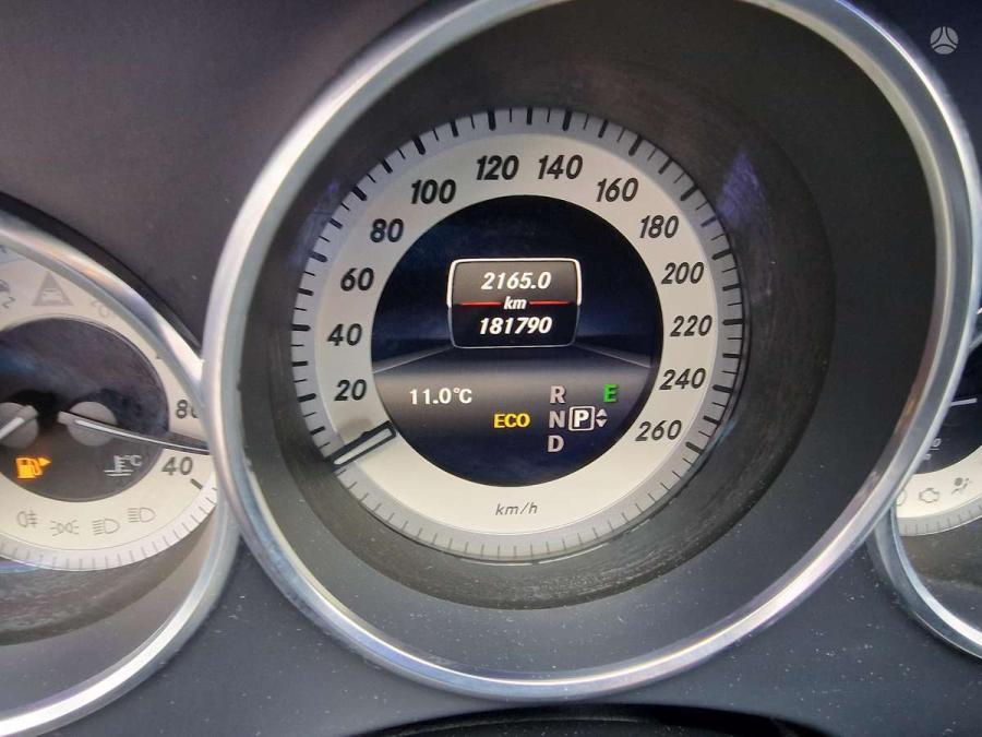 Pelēks Mercedes-Benz CLS 250 2013 Klaipėda, ar dzinēja tilpumu 2.14 L un nobraukumu 182 tūkst. km par 13500 €, foto 7 vietnē AUTOMOTO.COM.LV