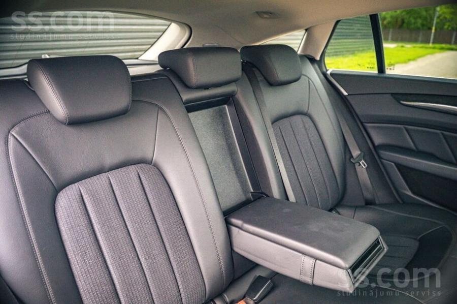 Grey Mercedes-Benz CLS 250 2015 in Riga, with an engine capacity of 2.20 L and mileage of 277 thousand km for 13990 €, photo 9 on AUTOMOTO.COM.LV