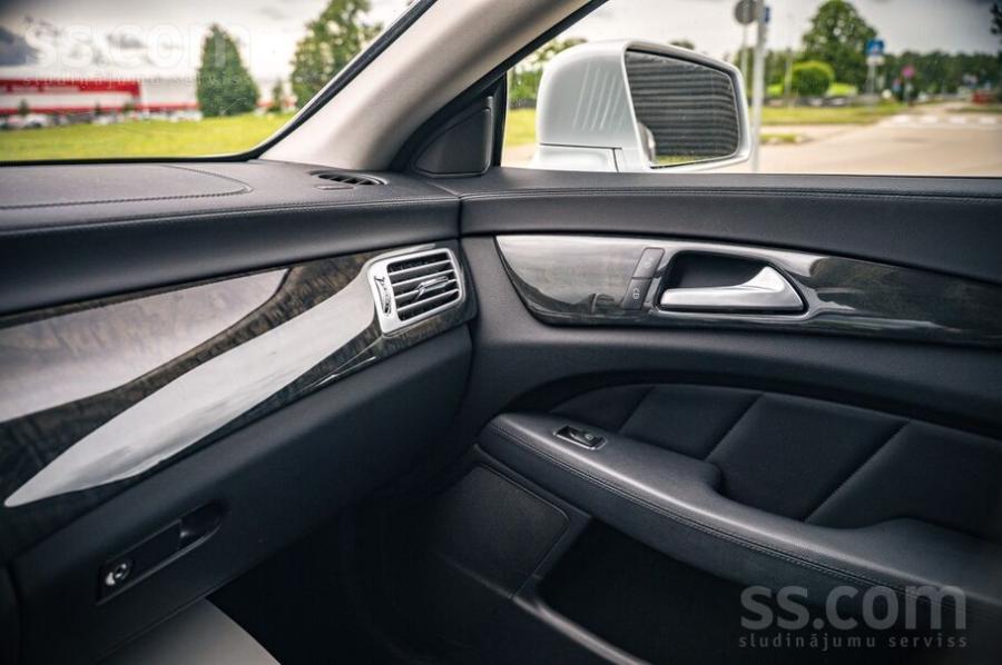 Grey Mercedes-Benz CLS 250 2015 in Riga, with an engine capacity of 2.20 L and mileage of 277 thousand km for 13990 €, photo 15 on AUTOMOTO.COM.LV