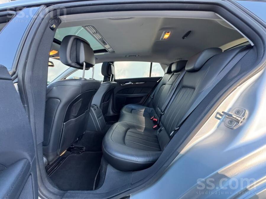 Pelēks Mercedes-Benz CLS 250 2015 Rīga, ar dzinēja tilpumu 2.20 L un nobraukumu 215 tūkst. km par 16400 €, foto 17 vietnē AUTOMOTO.COM.LV