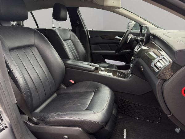 Grey Mercedes-Benz CLS 250 2015 in Kaunas, with an engine capacity of 2.10 L and mileage of 244 thousand km for 13999 €, photo 9 on AUTOMOTO.COM.LV