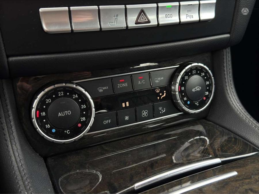 Grey Mercedes-Benz CLS 250 2015 in Kaunas, with an engine capacity of 2.10 L and mileage of 244 thousand km for 13999 €, photo 17 on AUTOMOTO.COM.LV