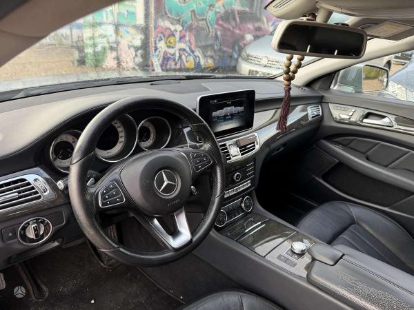 Yellow Mercedes-Benz CLS 250 2014 in Ukmerge, with an engine capacity of 2.14 L and mileage of 270 thousand km for 9250 €, photo 6 on AUTOMOTO.COM.LV