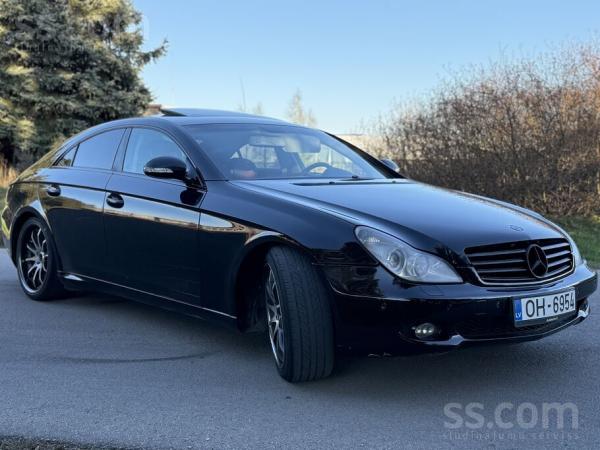 Black Mercedes-Benz CLS 320 2005 in Jelgava, with an engine capacity of 3.20 L and mileage of 0 thousand km for 4700 €, photo 6 on AUTOMOTO.COM.LV