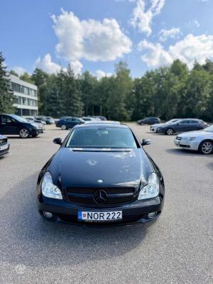 Black Mercedes-Benz CLS 320 2005 in Vilnius, with an engine capacity of 2.99 L and mileage of 436 thousand km for 4300 €, photo 1 on AUTOMOTO.COM.LV