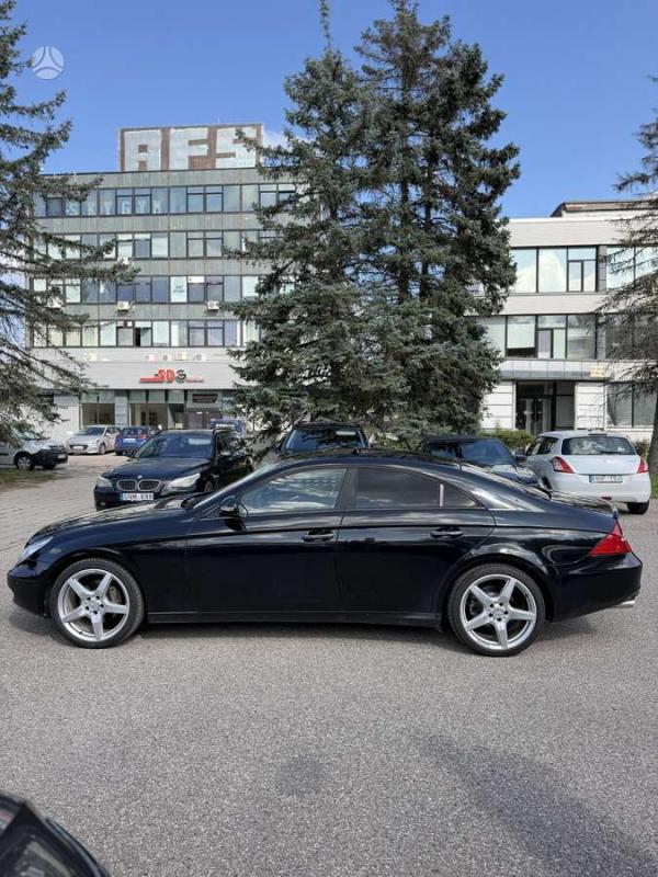 Black Mercedes-Benz CLS 320 2005 in Vilnius, with an engine capacity of 2.99 L and mileage of 436 thousand km for 4300 €, photo 11 on AUTOMOTO.COM.LV
