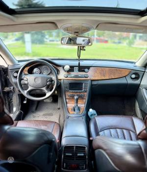Melns Mercedes-Benz CLS 320 2005 Viļņa, ar dzinēja tilpumu 2.99 L un nobraukumu 436 tūkst. km par 4300 €, foto 17 vietnē AUTOMOTO.COM.LV