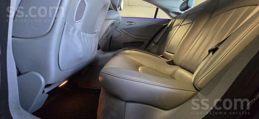 Melns Mercedes-Benz CLS 320 2005 Jēkabpils, ar dzinēja tilpumu 3.00 L un nobraukumu 230 tūkst. km par 2550 €, foto 6 vietnē AUTOMOTO.COM.LV
