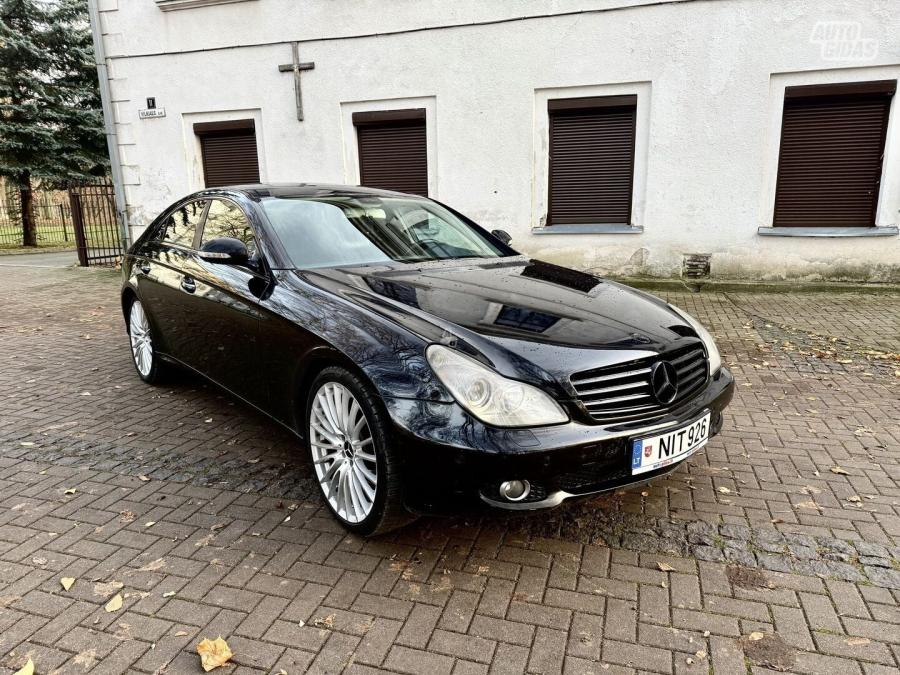 Black Mercedes-Benz CLS 320 2006 in Jonava, with an engine capacity of 3.20 L and mileage of 400 thousand km for 4700 €, photo 1 on AUTOMOTO.COM.LV