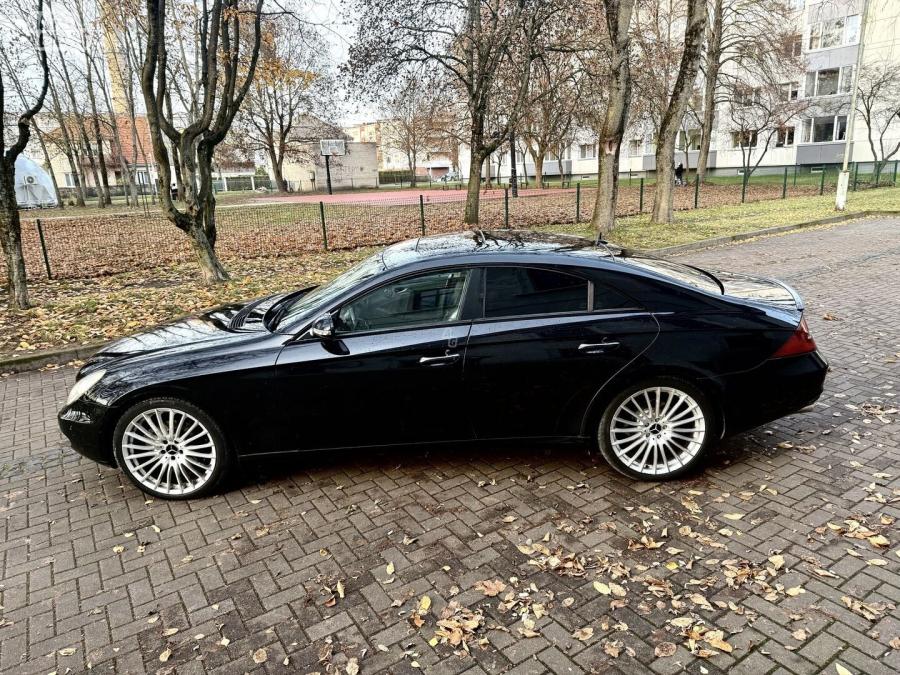 Black Mercedes-Benz CLS 320 2006 in Jonava, with an engine capacity of 3.20 L and mileage of 400 thousand km for 4700 €, photo 6 on AUTOMOTO.COM.LV