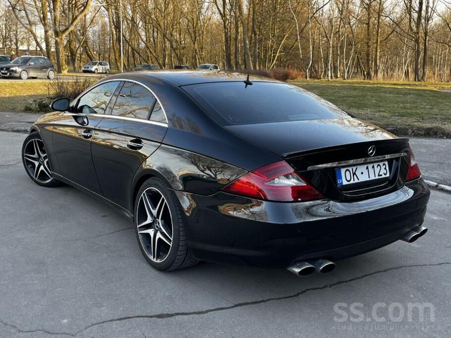 Black Mercedes-Benz CLS 320 2006 in Liepaja, with an engine capacity of 3.20 L and mileage of 352 thousand km for 7000 €, photo 3 on AUTOMOTO.COM.LV