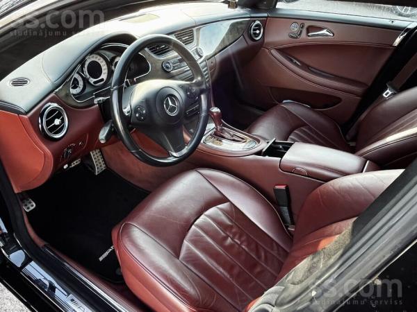 Black Mercedes-Benz CLS 320 2006 in Liepaja, with an engine capacity of 3.00 L and mileage of 353 thousand km for 6500 €, photo 6 on AUTOMOTO.COM.LV