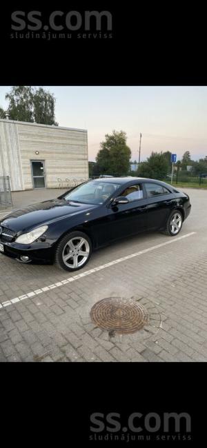 Black Mercedes-Benz CLS 320 2007 in Jelgava, with an engine capacity of 3.00 L and mileage of 268 thousand km for 5800 €, photo 4 on AUTOMOTO.COM.LV