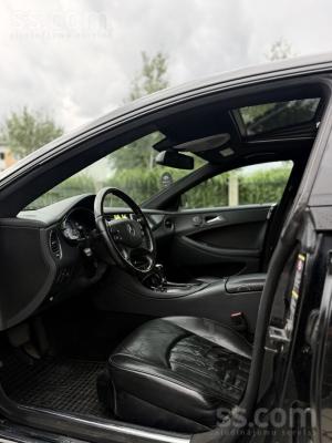 Black Mercedes-Benz CLS 320 2007 in Jelgava, with an engine capacity of 3.00 L and mileage of 376 thousand km for 5100 €, photo 8 on AUTOMOTO.COM.LV