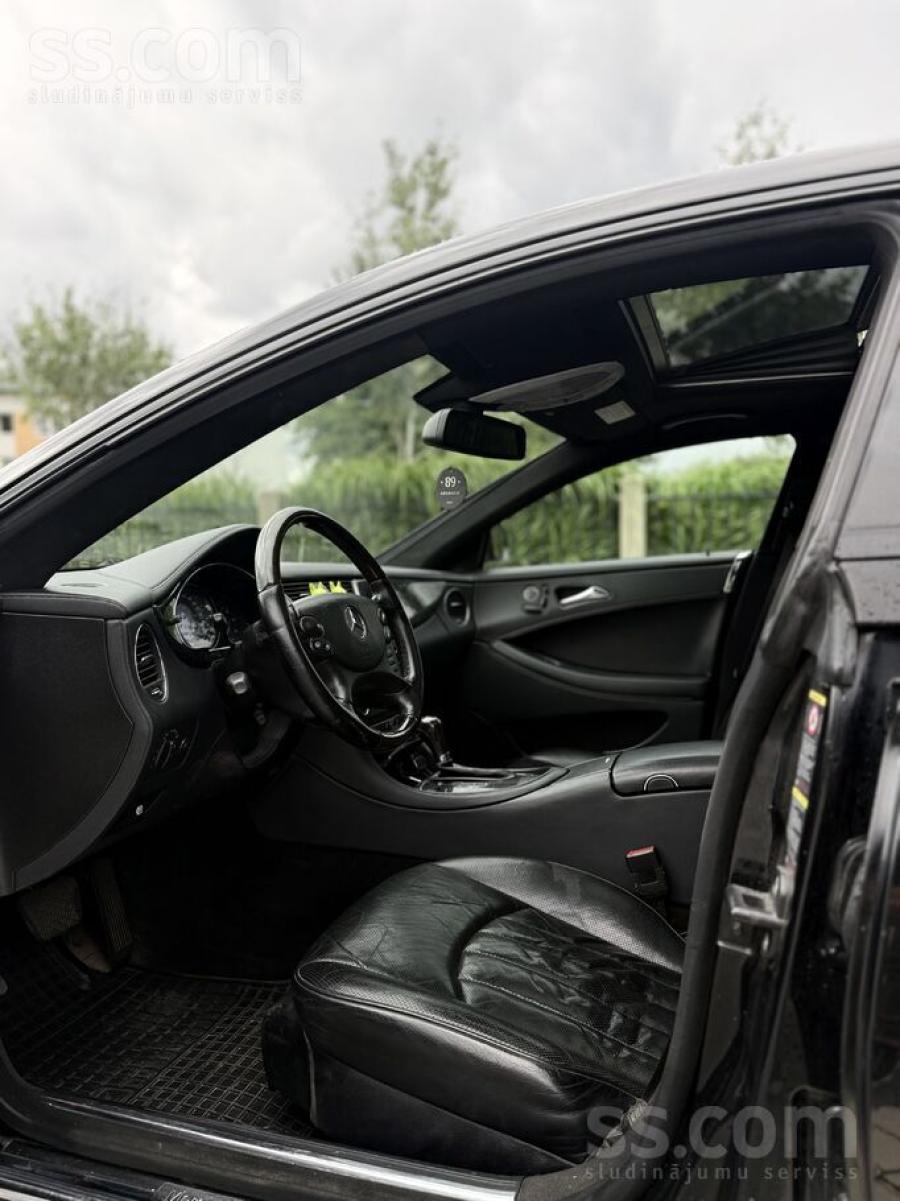 Black Mercedes-Benz CLS 320 2007 in Jelgava, with an engine capacity of 3.00 L and mileage of 376 thousand km for 5100 €, photo 8 on AUTOMOTO.COM.LV