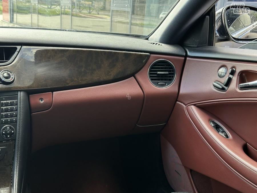 Melns Mercedes-Benz CLS 320 2007 Klaipėda, ar dzinēja tilpumu 3.20 L un nobraukumu 400 tūkst. km par 2650 €, foto 10 vietnē AUTOMOTO.COM.LV