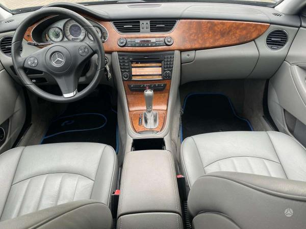 Melns Mercedes-Benz CLS 320 2008 Raseiniai, ar dzinēja tilpumu 2.99 L un nobraukumu 273 tūkst. km par 6300 €, foto 11 vietnē AUTOMOTO.COM.LV