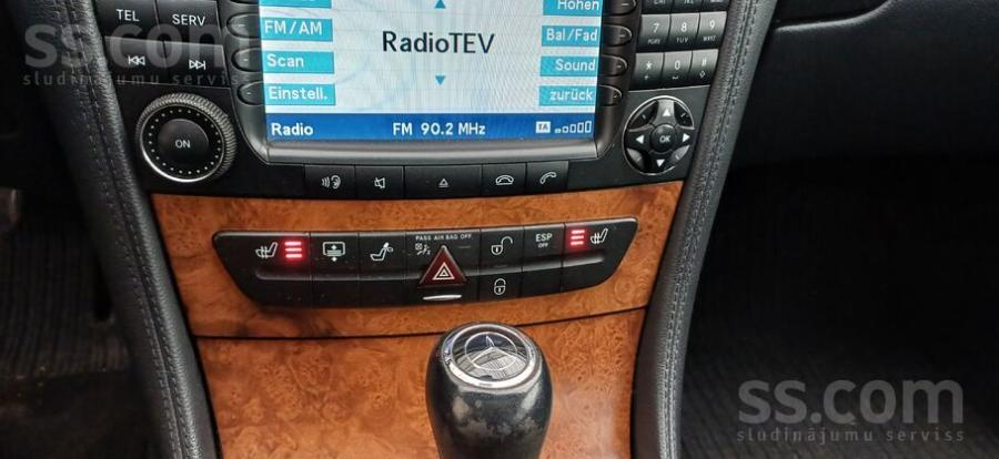 Black Mercedes-Benz CLS 320 2008 in Balvi, with an engine capacity of 3.20 L and mileage of 350 thousand km for 4999 €, photo 11 on AUTOMOTO.COM.LV