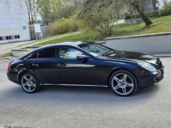 Black Mercedes-Benz CLS 320 2008 in Jekabpils, with an engine capacity of 3.00 L and mileage of 325 thousand km for 6490 €, photo 4 on AUTOMOTO.COM.LV