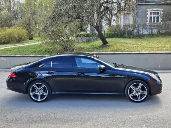 Black Mercedes-Benz CLS 320 2008 in Jekabpils, with an engine capacity of 3.00 L and mileage of 325 thousand km for 6490 €, photo 5 on AUTOMOTO.COM.LV