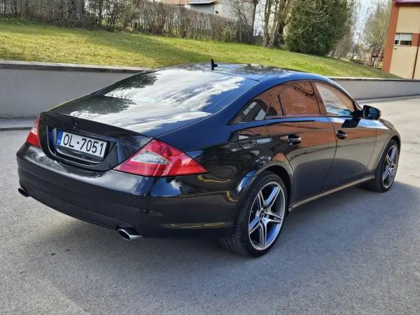 Black Mercedes-Benz CLS 320 2008 in Jekabpils, with an engine capacity of 3.00 L and mileage of 325 thousand km for 6490 €, photo 8 on AUTOMOTO.COM.LV