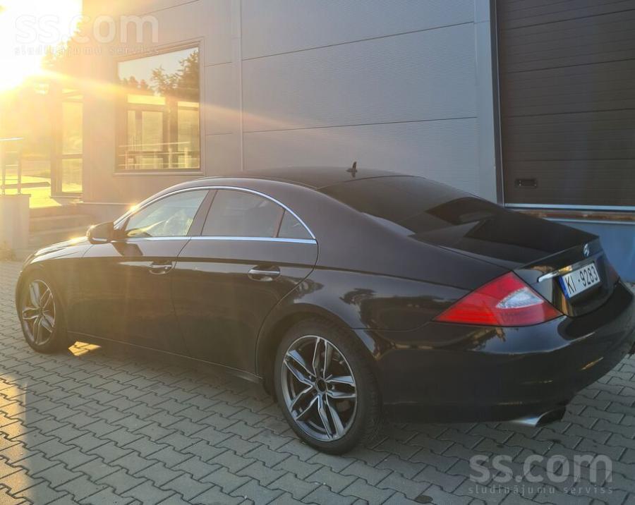 Melns Mercedes-Benz CLS 320 2008 Rīga, ar dzinēja tilpumu 3.00 L un nobraukumu 330 tūkst. km par 6890 €, foto 1 vietnē AUTOMOTO.COM.LV
