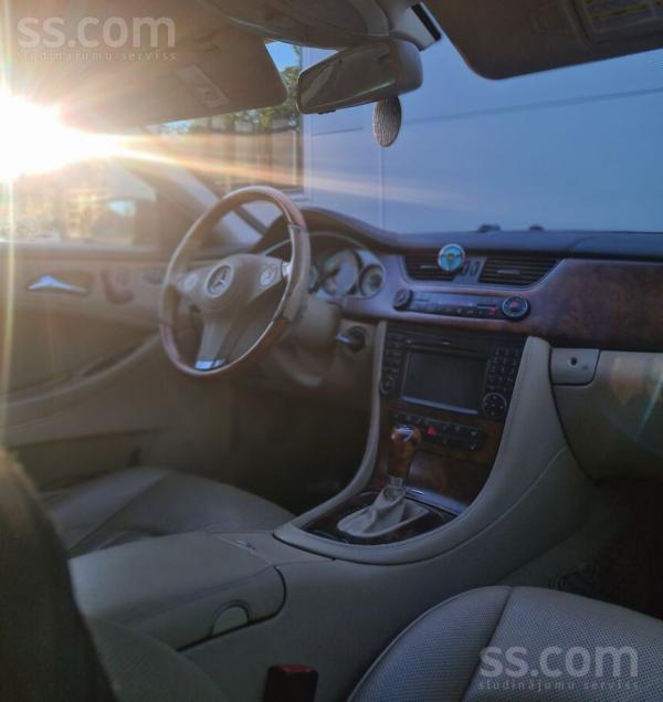 Melns Mercedes-Benz CLS 320 2008 Rīga, ar dzinēja tilpumu 3.00 L un nobraukumu 330 tūkst. km par 6890 €, foto 5 vietnē AUTOMOTO.COM.LV