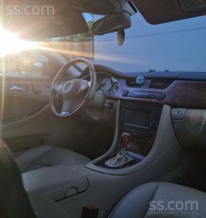 Melns Mercedes-Benz CLS 320 2008 Rīga, ar dzinēja tilpumu 3.00 L un nobraukumu 330 tūkst. km par 6890 €, foto 6 vietnē AUTOMOTO.COM.LV