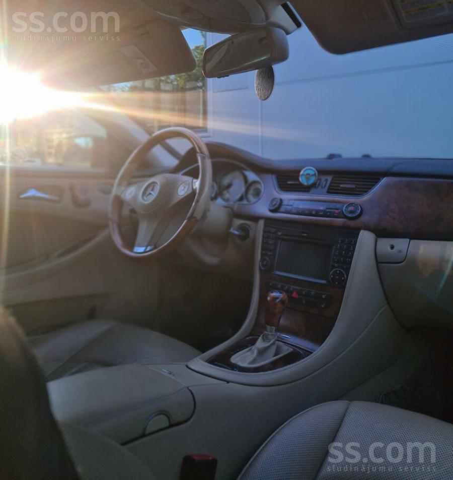 Melns Mercedes-Benz CLS 320 2008 Rīga, ar dzinēja tilpumu 3.00 L un nobraukumu 330 tūkst. km par 6890 €, foto 6 vietnē AUTOMOTO.COM.LV