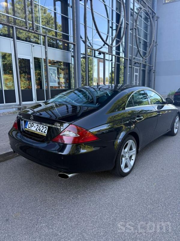 Melns Mercedes-Benz CLS 320 2008 Rīga, ar dzinēja tilpumu 3.00 L un nobraukumu 0 tūkst. km par 6000 €, foto 4 vietnē AUTOMOTO.COM.LV