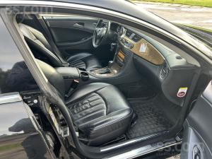 Melns Mercedes-Benz CLS 320 2008 Rīga, ar dzinēja tilpumu 3.00 L un nobraukumu 272 tūkst. km par 7250 €, foto 17 vietnē AUTOMOTO.COM.LV