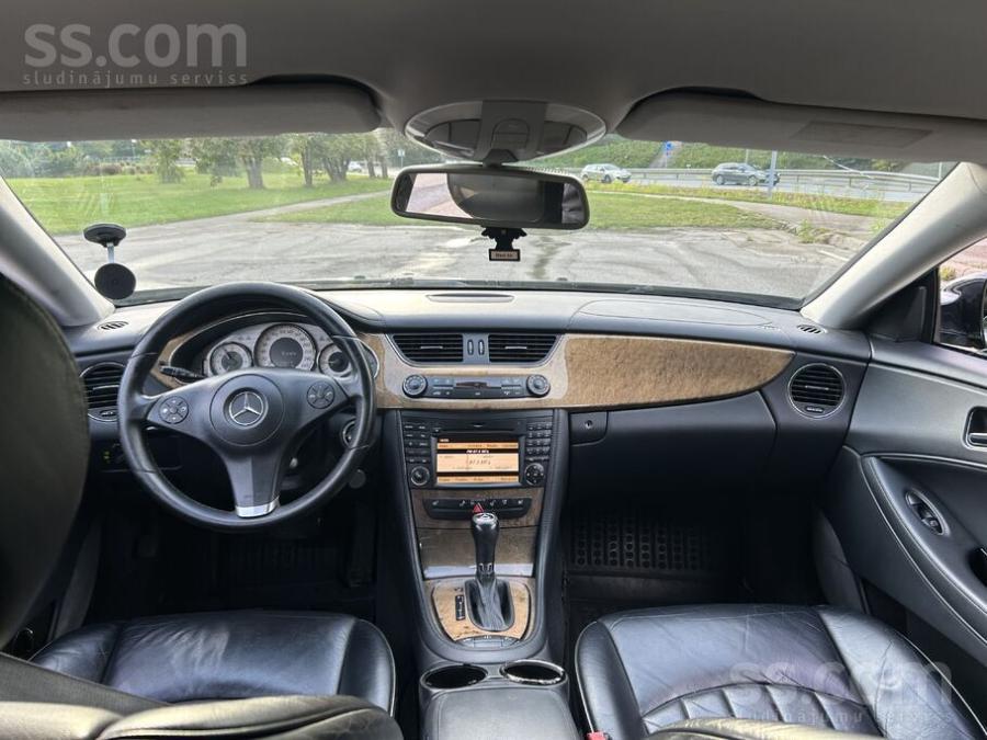 Melns Mercedes-Benz CLS 320 2008 Rīga, ar dzinēja tilpumu 3.00 L un nobraukumu 272 tūkst. km par 7250 €, foto 18 vietnē AUTOMOTO.COM.LV