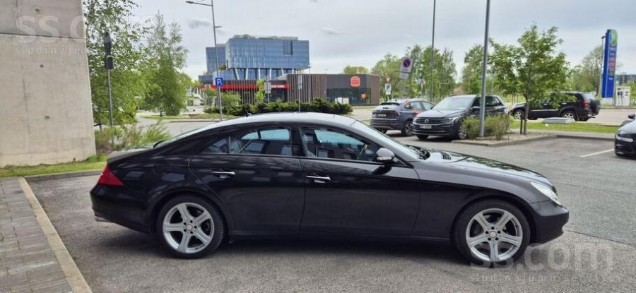 Black Mercedes-Benz CLS 320 2009 in Riga, with an engine capacity of 3.00 L and mileage of 262 thousand km for 8000 €, photo 1 on AUTOMOTO.COM.LV