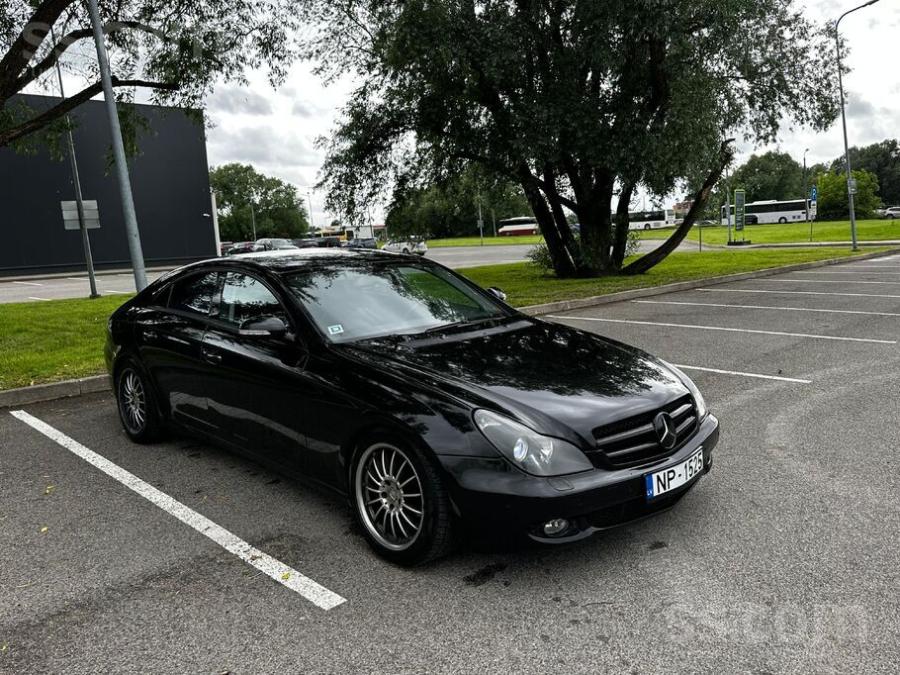 Black Mercedes-Benz CLS 320 2005 in Riga, with an engine capacity of 3.00 L and mileage of 389 thousand km for 5350 €, photo 5 on AUTOMOTO.COM.LV