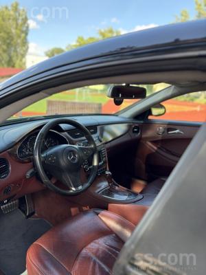 Melns Mercedes-Benz CLS 320 2005 Jēkabpils, ar dzinēja tilpumu 3.00 L un nobraukumu 425 tūkst. km par 5850 €, foto 11 vietnē AUTOMOTO.COM.LV