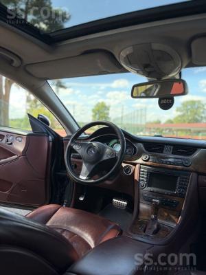 Melns Mercedes-Benz CLS 320 2005 Jēkabpils, ar dzinēja tilpumu 3.00 L un nobraukumu 425 tūkst. km par 5850 €, foto 14 vietnē AUTOMOTO.COM.LV